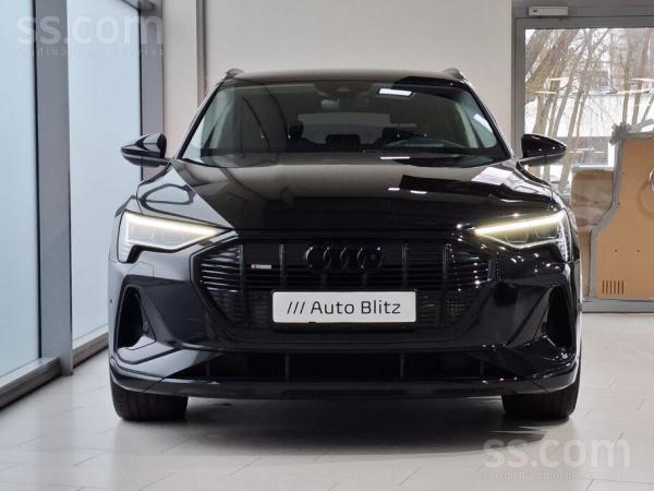 Melns Audi E-Tron 2020 Rīga, ar dzinēja tilpumu 0.00 L un nobraukumu 133 tūkst. km par 27500 €, foto 4 vietnē AUTOMOTO.COM.LV