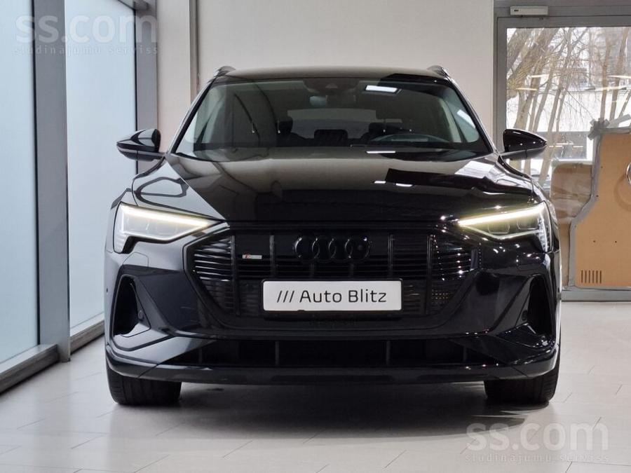 Black Audi E-Tron 2020 in Riga, with an engine capacity of 0.00 L and mileage of 133 thousand km for 27500 €, photo 4 on AUTOMOTO.COM.LV