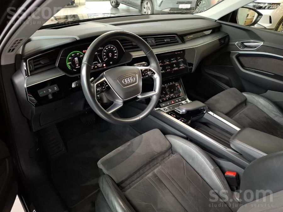 Black Audi E-Tron 2020 in Riga, with an engine capacity of 0.00 L and mileage of 133 thousand km for 27500 €, photo 6 on AUTOMOTO.COM.LV