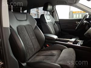 Black Audi E-Tron 2020 in Riga, with an engine capacity of 0.00 L and mileage of 133 thousand km for 27500 €, photo 9 on AUTOMOTO.COM.LV