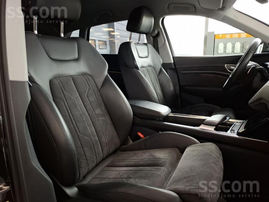 Black Audi E-Tron 2020 in Riga, with an engine capacity of 0.00 L and mileage of 133 thousand km for 27500 €, photo 9 on AUTOMOTO.COM.LV