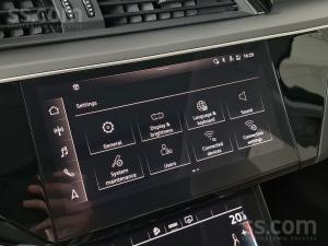 Black Audi E-Tron 2020 in Riga, with an engine capacity of 0.00 L and mileage of 133 thousand km for 27500 €, photo 22 on AUTOMOTO.COM.LV