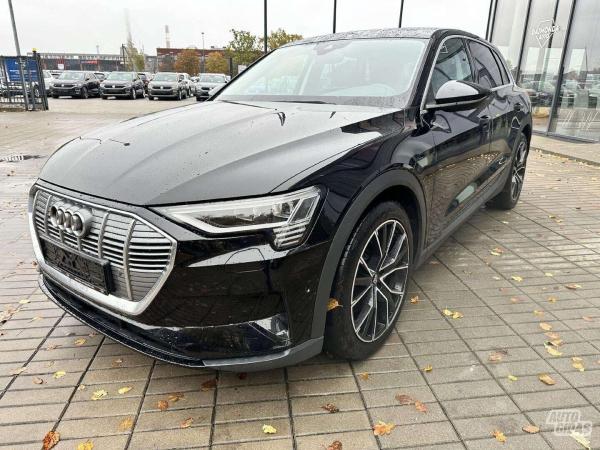 Black Audi E-Tron 2020 in Kaunas, with an engine capacity of 0.00 L and mileage of 168 thousand km for 21700 €, photo 1 on AUTOMOTO.COM.LV
