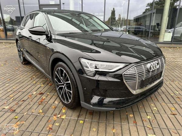 Black Audi E-Tron 2020 in Kaunas, with an engine capacity of 0.00 L and mileage of 168 thousand km for 21700 €, photo 3 on AUTOMOTO.COM.LV
