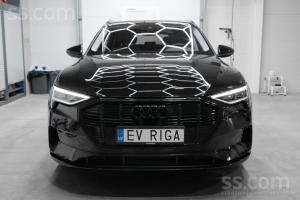 Melns Audi E-Tron 2020 Rīga, ar dzinēja tilpumu 0.00 L un nobraukumu 134 tūkst. km par 25490 €, foto 3 vietnē AUTOMOTO.COM.LV
