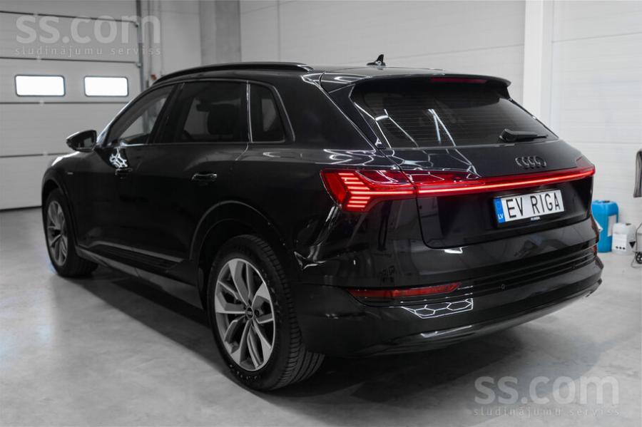 Melns Audi E-Tron 2020 Rīga, ar dzinēja tilpumu 0.00 L un nobraukumu 134 tūkst. km par 25490 €, foto 8 vietnē AUTOMOTO.COM.LV