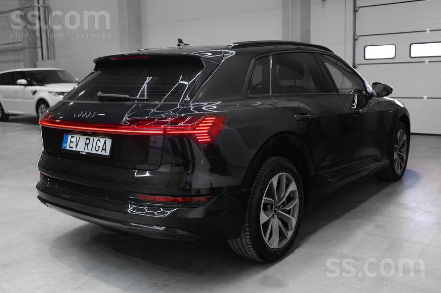 Melns Audi E-Tron 2020 Rīga, ar dzinēja tilpumu 0.00 L un nobraukumu 134 tūkst. km par 25490 €, foto 10 vietnē AUTOMOTO.COM.LV