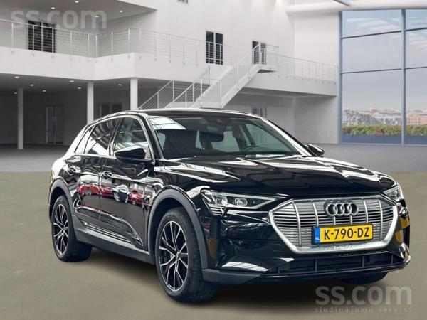 Black Audi E-Tron 2020 in Riga, with an engine capacity of 0.00 L and mileage of 65 thousand km for 25900 €, photo 2 on AUTOMOTO.COM.LV