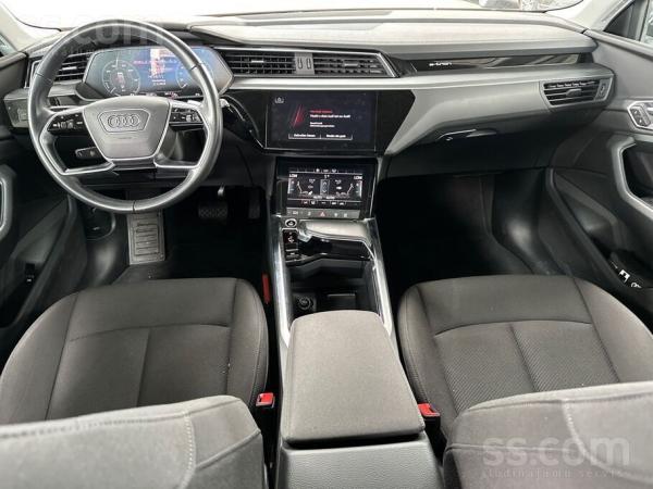 Black Audi E-Tron 2020 in Riga, with an engine capacity of 0.00 L and mileage of 65 thousand km for 25900 €, photo 6 on AUTOMOTO.COM.LV