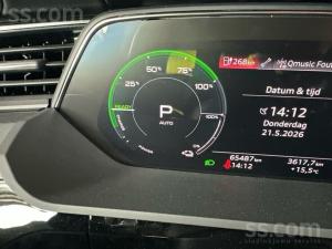Black Audi E-Tron 2020 in Riga, with an engine capacity of 0.00 L and mileage of 65 thousand km for 25900 €, photo 12 on AUTOMOTO.COM.LV