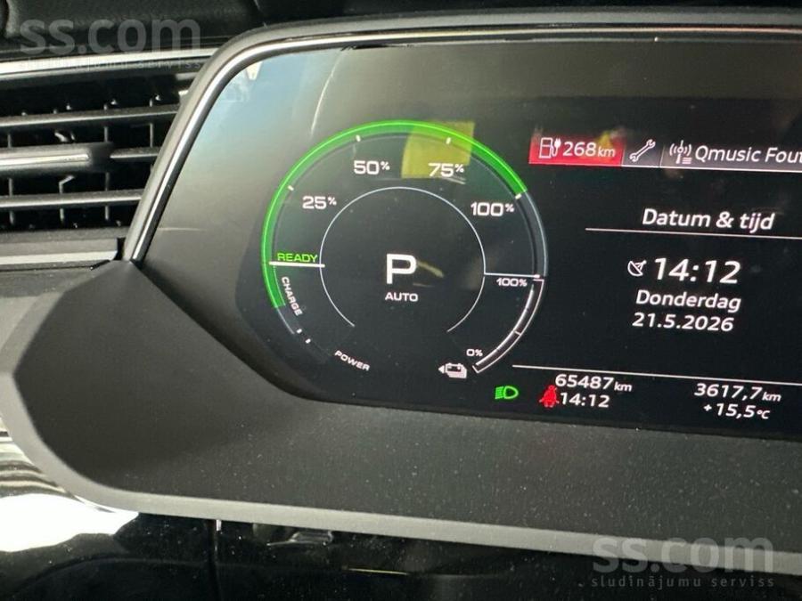 Black Audi E-Tron 2020 in Riga, with an engine capacity of 0.00 L and mileage of 65 thousand km for 25900 €, photo 12 on AUTOMOTO.COM.LV