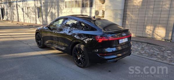 Melns Audi E-Tron 2020 Rīga, ar dzinēja tilpumu 0.00 L un nobraukumu 100 tūkst. km par 30700 €, foto 4 vietnē AUTOMOTO.COM.LV