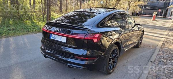 Melns Audi E-Tron 2020 Rīga, ar dzinēja tilpumu 0.00 L un nobraukumu 100 tūkst. km par 30700 €, foto 5 vietnē AUTOMOTO.COM.LV
