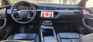 Black Audi E-Tron 2020 in Riga, with an engine capacity of 0.00 L and mileage of 100 thousand km for 30700 €, photo 8 on AUTOMOTO.COM.LV