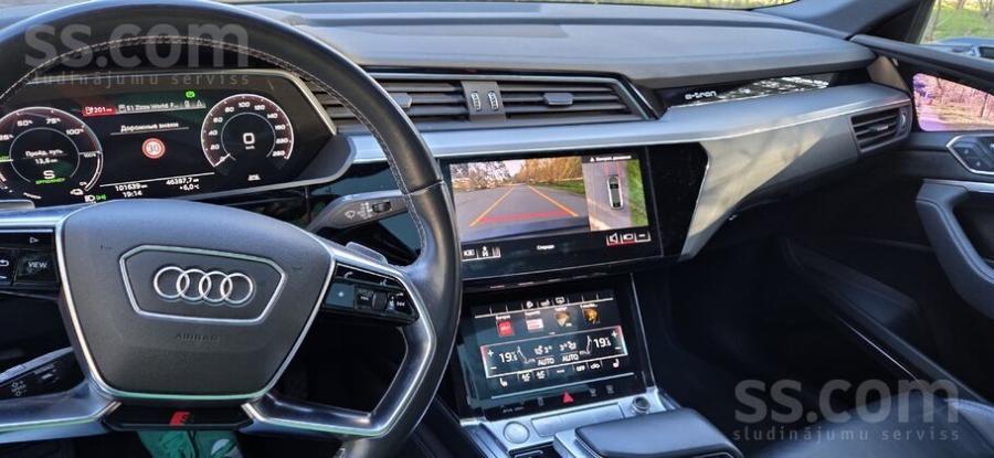 Black Audi E-Tron 2020 in Riga, with an engine capacity of 0.00 L and mileage of 100 thousand km for 30700 €, photo 13 on AUTOMOTO.COM.LV