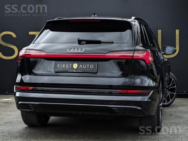 Black Audi E-Tron 2020 in Tukums, with an engine capacity of 0.00 L and mileage of 157 thousand km for 21500 €, photo 4 on AUTOMOTO.COM.LV