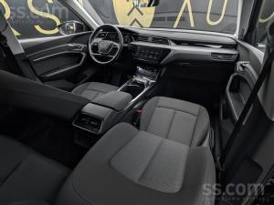 Melns Audi E-Tron 2020 Tukums, ar dzinēja tilpumu 0.00 L un nobraukumu 157 tūkst. km par 21500 €, foto 6 vietnē AUTOMOTO.COM.LV