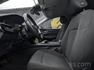 Melns Audi E-Tron 2020 Tukums, ar dzinēja tilpumu 0.00 L un nobraukumu 157 tūkst. km par 21500 €, foto 7 vietnē AUTOMOTO.COM.LV