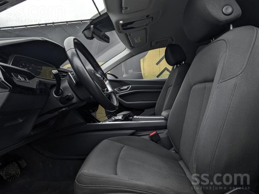 Melns Audi E-Tron 2020 Tukums, ar dzinēja tilpumu 0.00 L un nobraukumu 157 tūkst. km par 21500 €, foto 7 vietnē AUTOMOTO.COM.LV