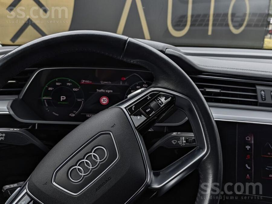 Melns Audi E-Tron 2020 Tukums, ar dzinēja tilpumu 0.00 L un nobraukumu 157 tūkst. km par 21500 €, foto 15 vietnē AUTOMOTO.COM.LV
