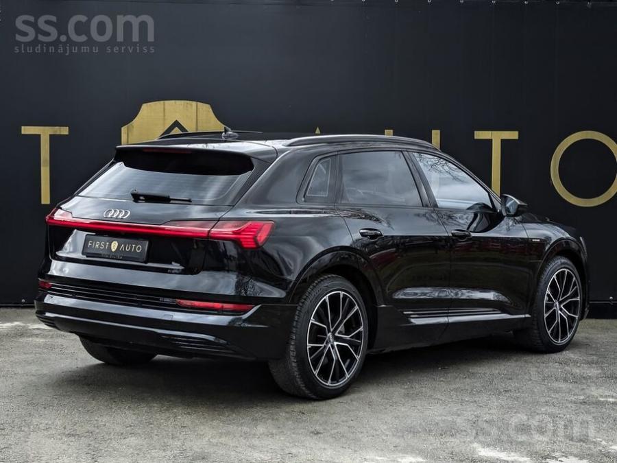 Melns Audi E-Tron 2020 Tukums, ar dzinēja tilpumu 0.00 L un nobraukumu 157 tūkst. km par 21500 €, foto 29 vietnē AUTOMOTO.COM.LV