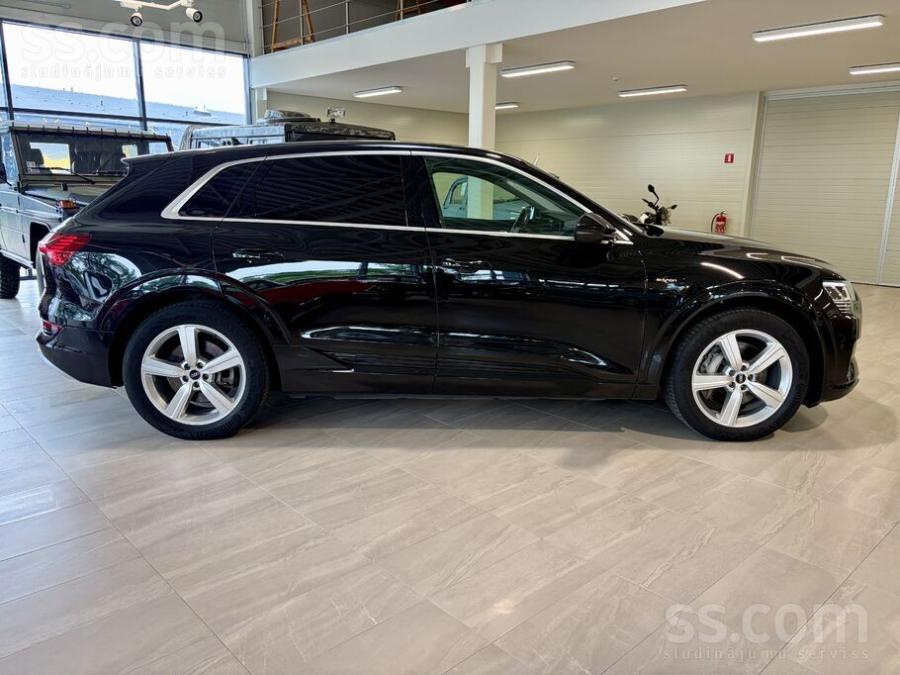 Melns Audi E-Tron 2020 Dobele, ar dzinēja tilpumu 0.00 L un nobraukumu 139 tūkst. km par 24550 €, foto 3 vietnē AUTOMOTO.COM.LV