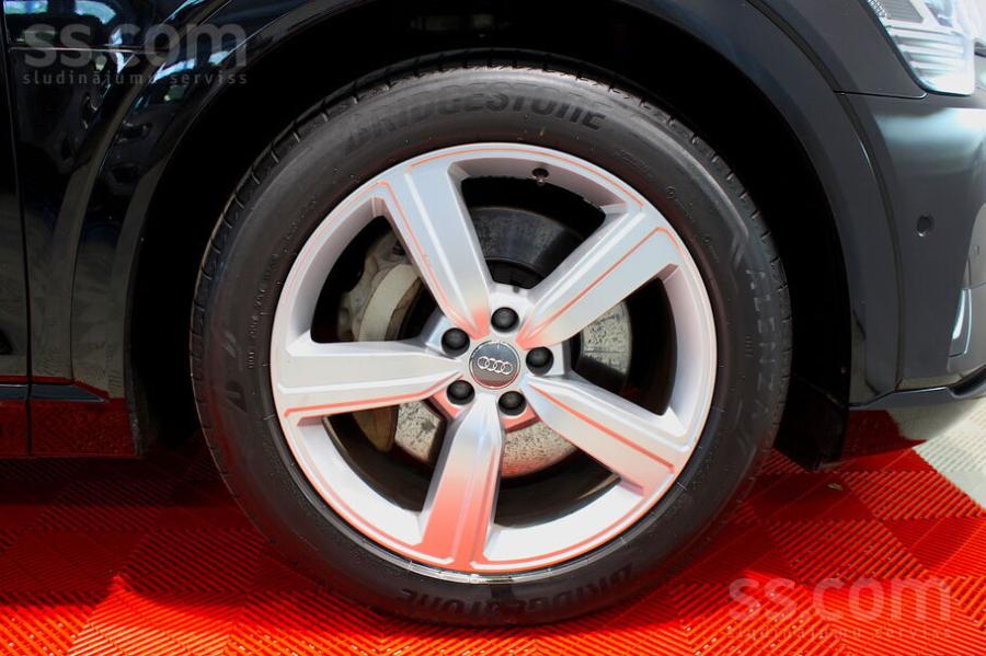 Melns Audi E-Tron 2020 Rīga, ar dzinēja tilpumu 2.00 L un nobraukumu 65 tūkst. km par 35000 €, foto 31 vietnē AUTOMOTO.COM.LV