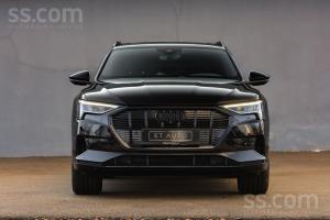 Black Audi E-Tron 2020 in Jelgava, with an engine capacity of 0.00 L and mileage of 157 thousand km for 22000 €, photo 3 on AUTOMOTO.COM.LV