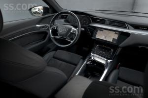 Black Audi E-Tron 2020 in Jelgava, with an engine capacity of 0.00 L and mileage of 157 thousand km for 22000 €, photo 10 on AUTOMOTO.COM.LV