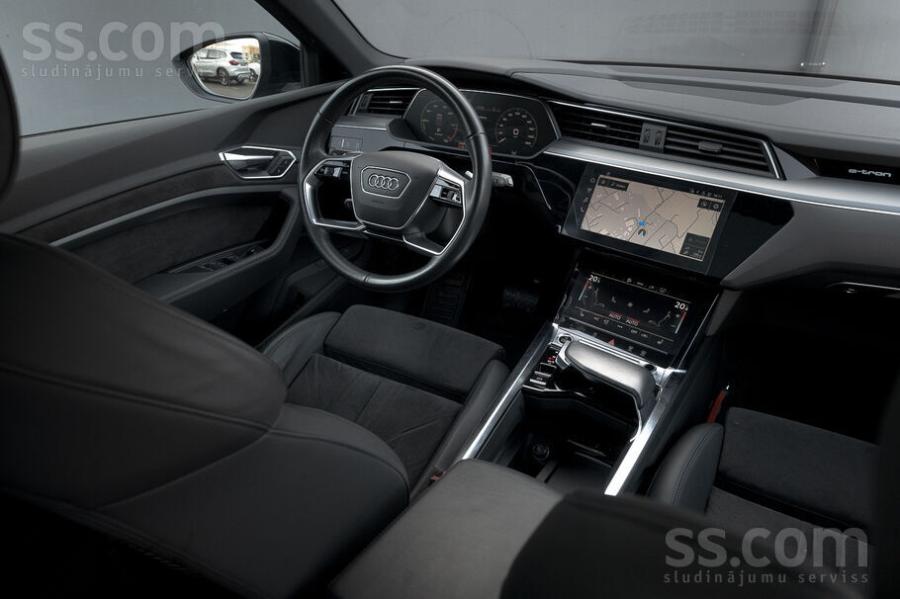 Black Audi E-Tron 2020 in Jelgava, with an engine capacity of 0.00 L and mileage of 157 thousand km for 22000 €, photo 10 on AUTOMOTO.COM.LV