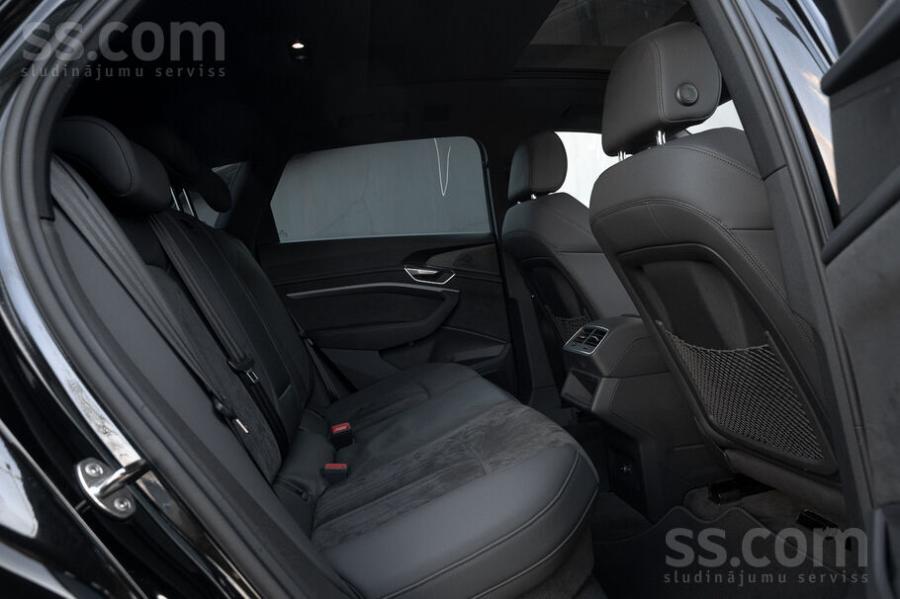 Black Audi E-Tron 2020 in Jelgava, with an engine capacity of 0.00 L and mileage of 157 thousand km for 22000 €, photo 14 on AUTOMOTO.COM.LV