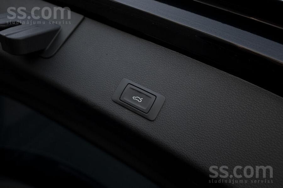Black Audi E-Tron 2020 in Jelgava, with an engine capacity of 0.00 L and mileage of 157 thousand km for 22000 €, photo 16 on AUTOMOTO.COM.LV