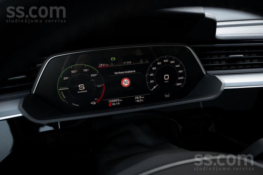Black Audi E-Tron 2020 in Jelgava, with an engine capacity of 0.00 L and mileage of 157 thousand km for 22000 €, photo 19 on AUTOMOTO.COM.LV