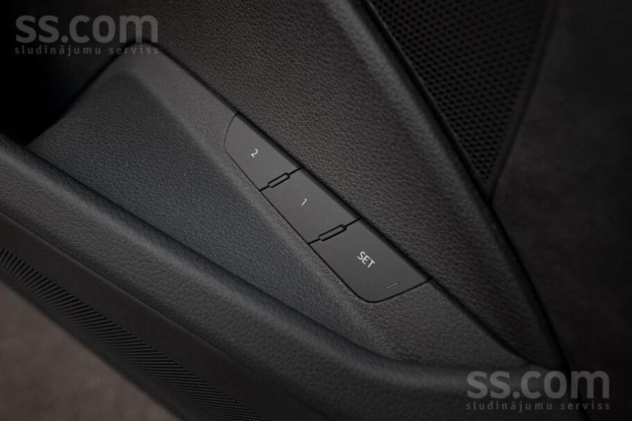 Black Audi E-Tron 2020 in Jelgava, with an engine capacity of 0.00 L and mileage of 157 thousand km for 22000 €, photo 24 on AUTOMOTO.COM.LV