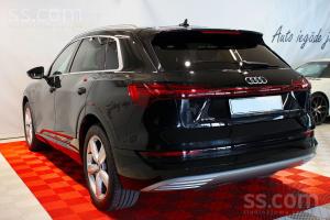 Black Audi E-Tron 2020 in Riga, with an engine capacity of 0.00 L and mileage of 65 thousand km for 35000 €, photo 7 on AUTOMOTO.COM.LV