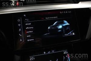 Black Audi E-Tron 2020 in Riga, with an engine capacity of 0.00 L and mileage of 65 thousand km for 35000 €, photo 12 on AUTOMOTO.COM.LV
