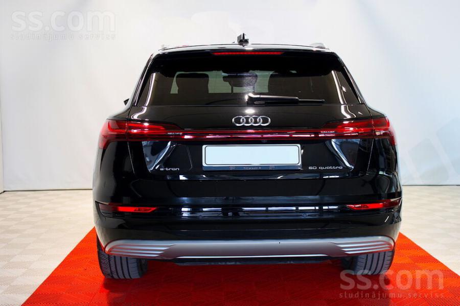 Melns Audi E-Tron 2020 Rīga, ar dzinēja tilpumu 0.00 L un nobraukumu 65 tūkst. km par 35000 €, foto 6 vietnē AUTOMOTO.COM.LV