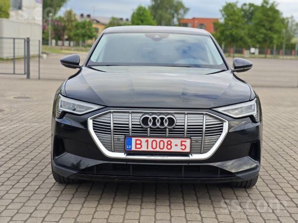 Black Audi E-Tron 2020 in Riga, with an engine capacity of 0.00 L and mileage of 178 thousand km for 23550 €, photo 2 on AUTOMOTO.COM.LV