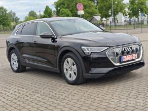 Melns Audi E-Tron 2020 Rīga, ar dzinēja tilpumu 0.00 L un nobraukumu 178 tūkst. km par 23550 €, foto 4 vietnē AUTOMOTO.COM.LV