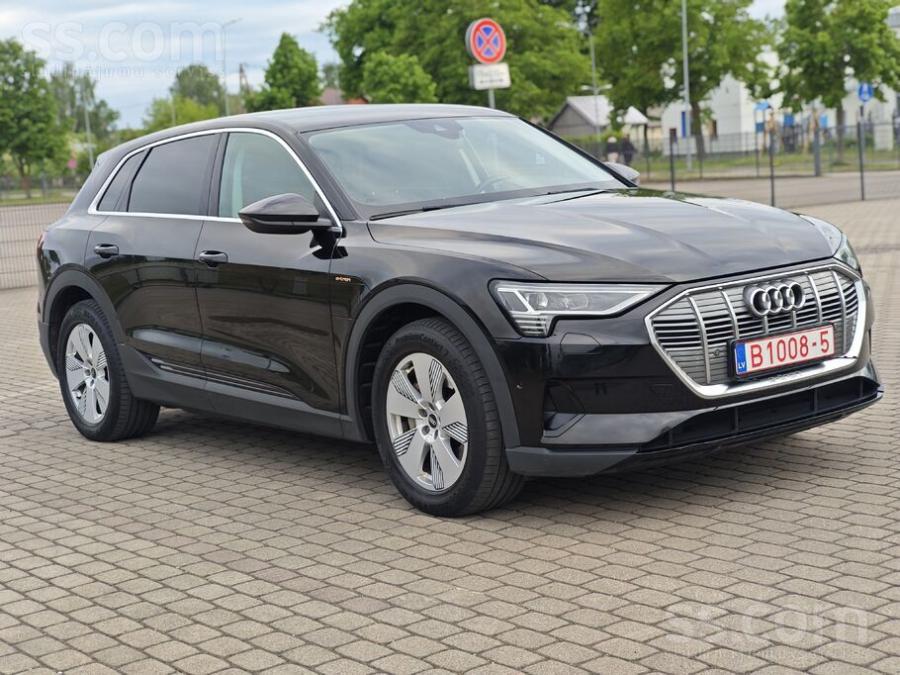 Melns Audi E-Tron 2020 Rīga, ar dzinēja tilpumu 0.00 L un nobraukumu 178 tūkst. km par 23550 €, foto 4 vietnē AUTOMOTO.COM.LV