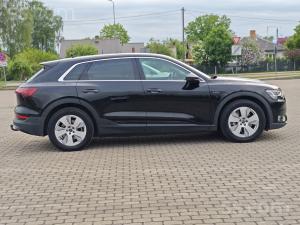 Melns Audi E-Tron 2020 Rīga, ar dzinēja tilpumu 0.00 L un nobraukumu 178 tūkst. km par 23550 €, foto 5 vietnē AUTOMOTO.COM.LV