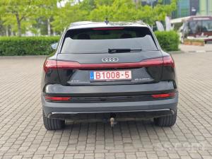 Melns Audi E-Tron 2020 Rīga, ar dzinēja tilpumu 0.00 L un nobraukumu 178 tūkst. km par 23550 €, foto 7 vietnē AUTOMOTO.COM.LV