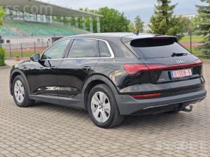 Melns Audi E-Tron 2020 Rīga, ar dzinēja tilpumu 0.00 L un nobraukumu 178 tūkst. km par 23550 €, foto 9 vietnē AUTOMOTO.COM.LV