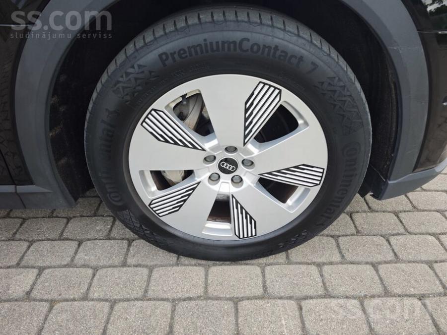 Melns Audi E-Tron 2020 Rīga, ar dzinēja tilpumu 0.00 L un nobraukumu 178 tūkst. km par 23550 €, foto 13 vietnē AUTOMOTO.COM.LV