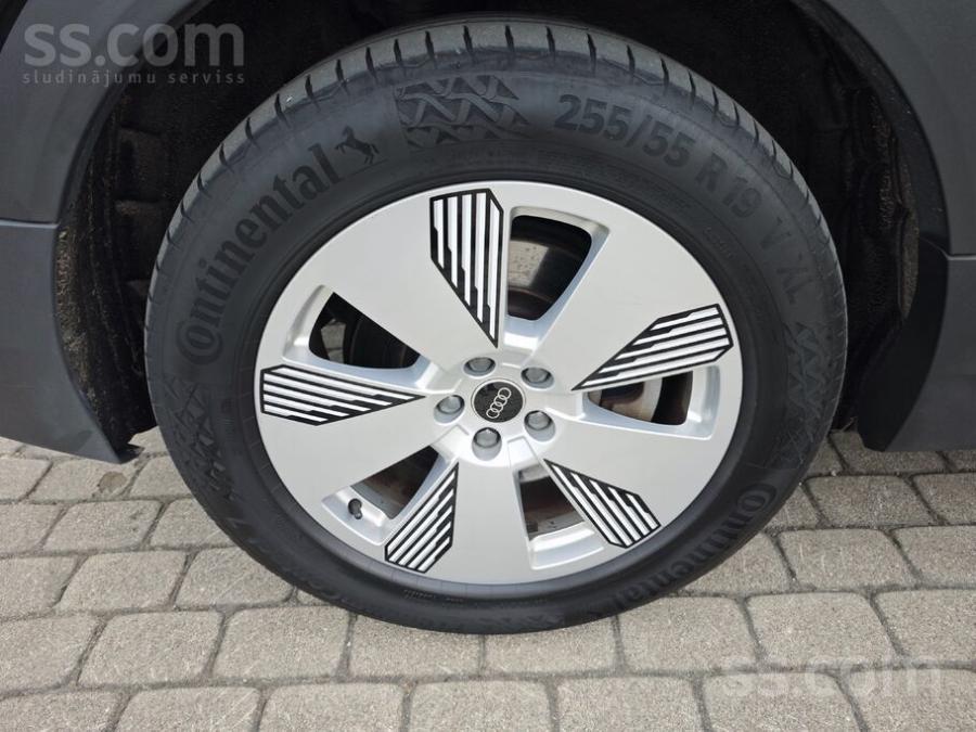 Melns Audi E-Tron 2020 Rīga, ar dzinēja tilpumu 0.00 L un nobraukumu 178 tūkst. km par 23550 €, foto 14 vietnē AUTOMOTO.COM.LV