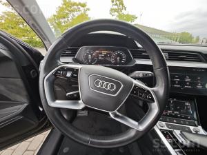 Melns Audi E-Tron 2020 Rīga, ar dzinēja tilpumu 0.00 L un nobraukumu 178 tūkst. km par 23550 €, foto 17 vietnē AUTOMOTO.COM.LV