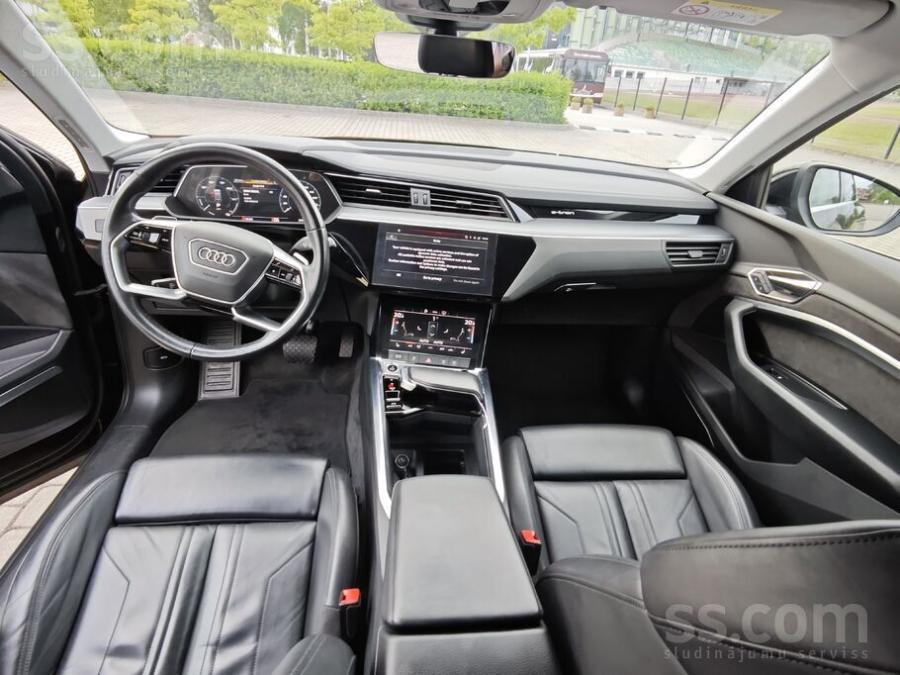 Melns Audi E-Tron 2020 Rīga, ar dzinēja tilpumu 0.00 L un nobraukumu 178 tūkst. km par 23550 €, foto 23 vietnē AUTOMOTO.COM.LV