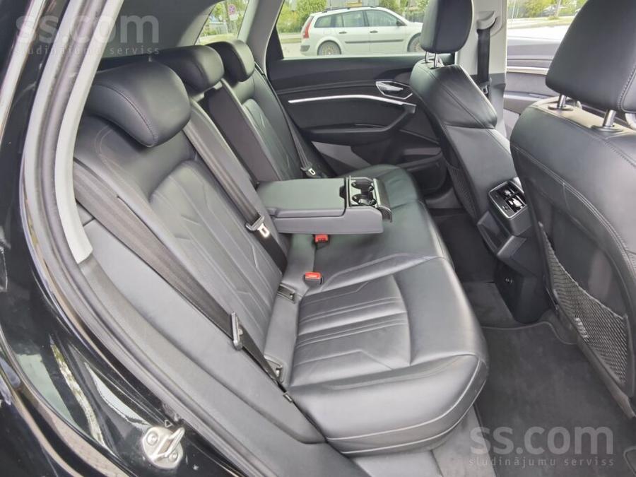 Melns Audi E-Tron 2020 Rīga, ar dzinēja tilpumu 0.00 L un nobraukumu 178 tūkst. km par 23550 €, foto 26 vietnē AUTOMOTO.COM.LV