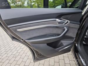 Melns Audi E-Tron 2020 Rīga, ar dzinēja tilpumu 0.00 L un nobraukumu 178 tūkst. km par 23550 €, foto 35 vietnē AUTOMOTO.COM.LV