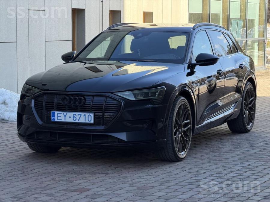Melns Audi E-Tron 2020 Rīga, ar dzinēja tilpumu 0.00 L un nobraukumu 137 tūkst. km par 24900 €, foto 4 vietnē AUTOMOTO.COM.LV